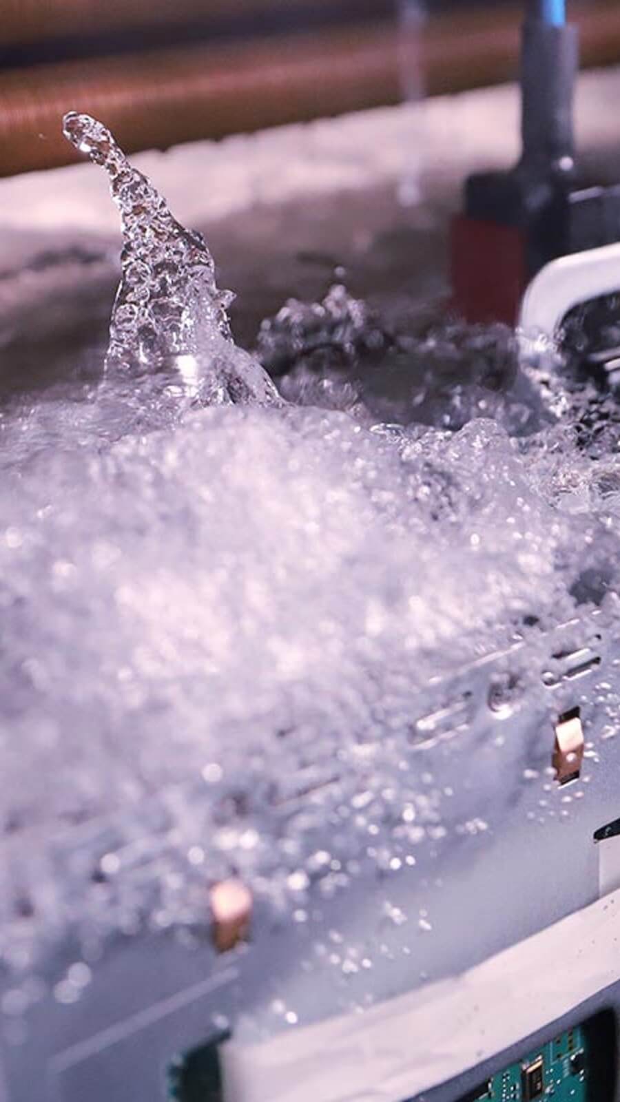 Two-Phase Immersion Cooling with LiquidStack | Solution - GIGABYTE Global